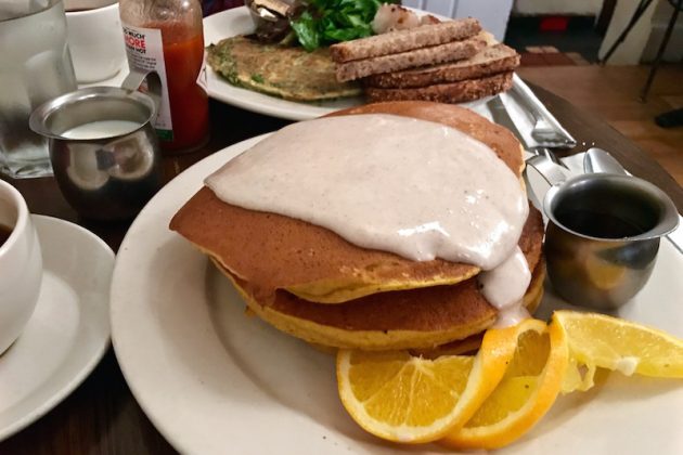 イーストヴィレッジの人気ブランチスポット「Cafe Orlin」(2017年閉店) - Mashup Reporter