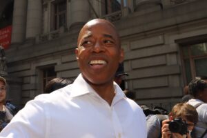 NY市長 「ドリル」ラッパー軍団と対面 - Mashup Reporter